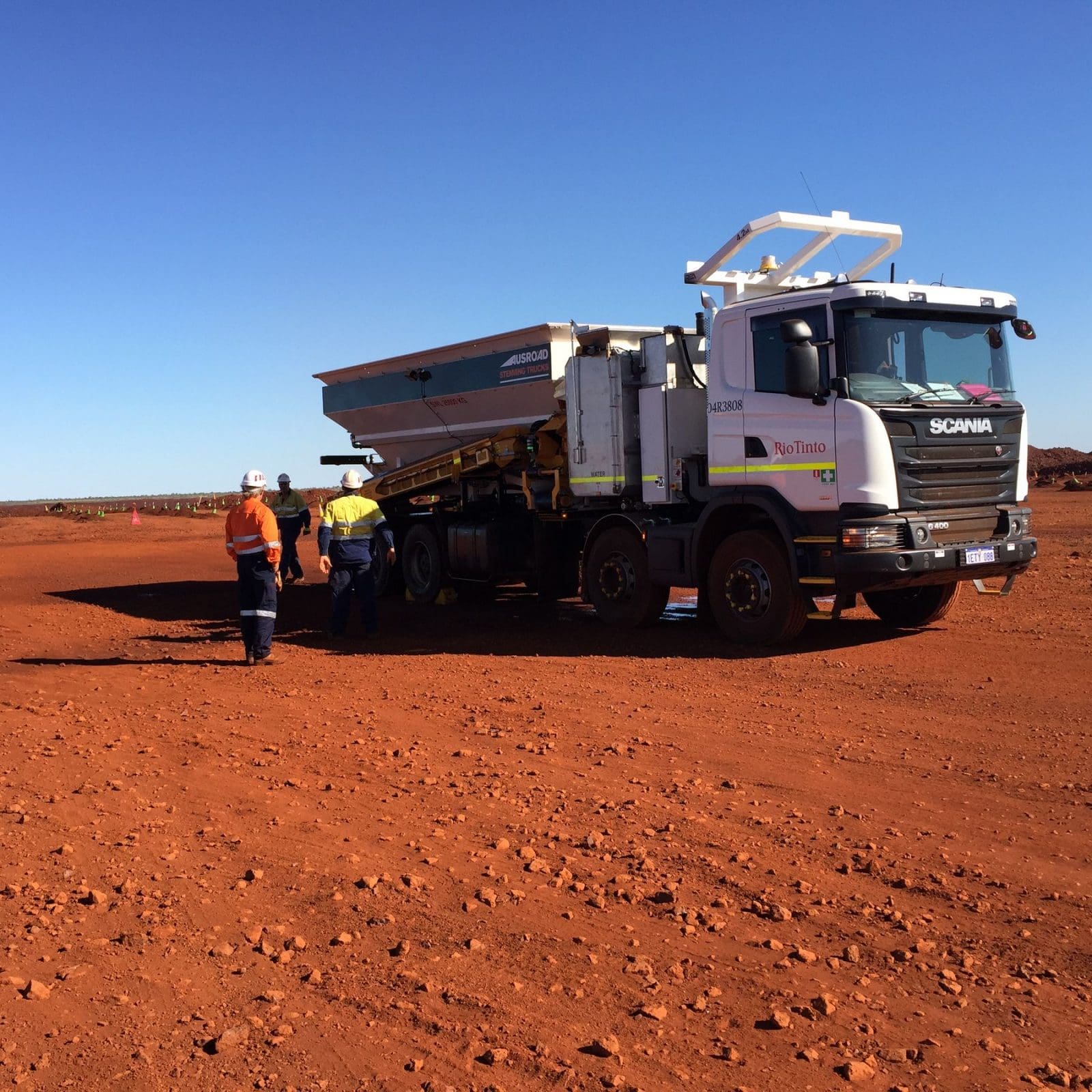 Stemming Trucks and Contour Loaders | AUSROAD® Mine Plant Hire